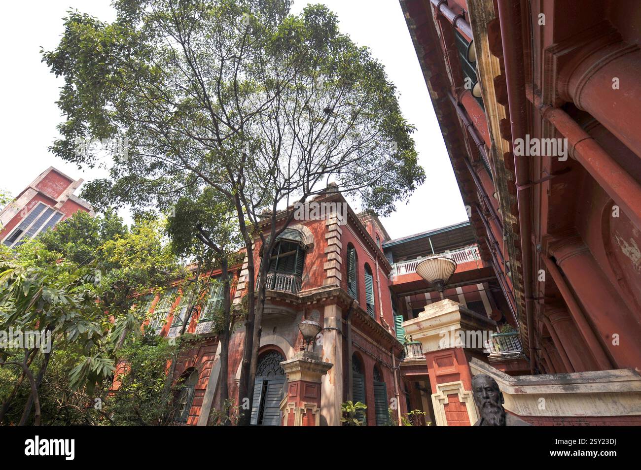 Statue of debendranath tagore in jorasanko thakur bari ancestral house ...