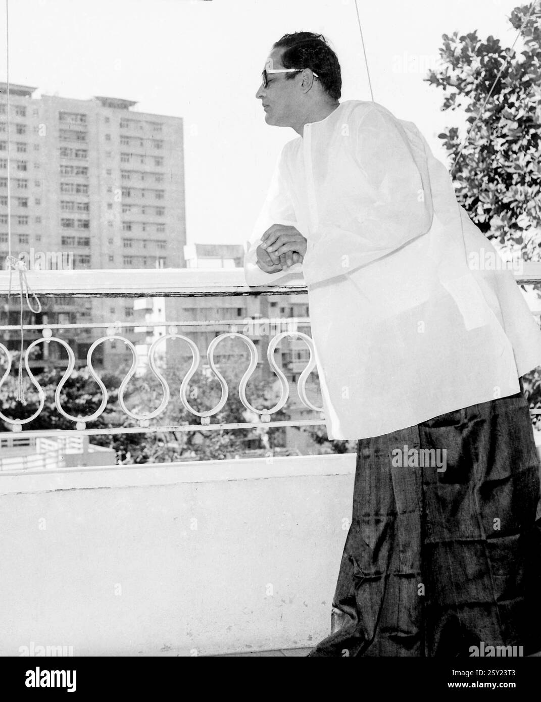 Guru dutt hi-res stock photography and images - Alamy