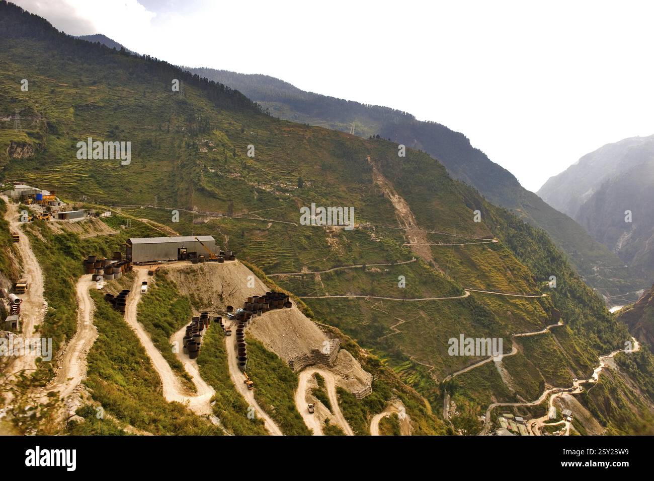 On way to badrinath hi-res stock photography and images - Alamy
