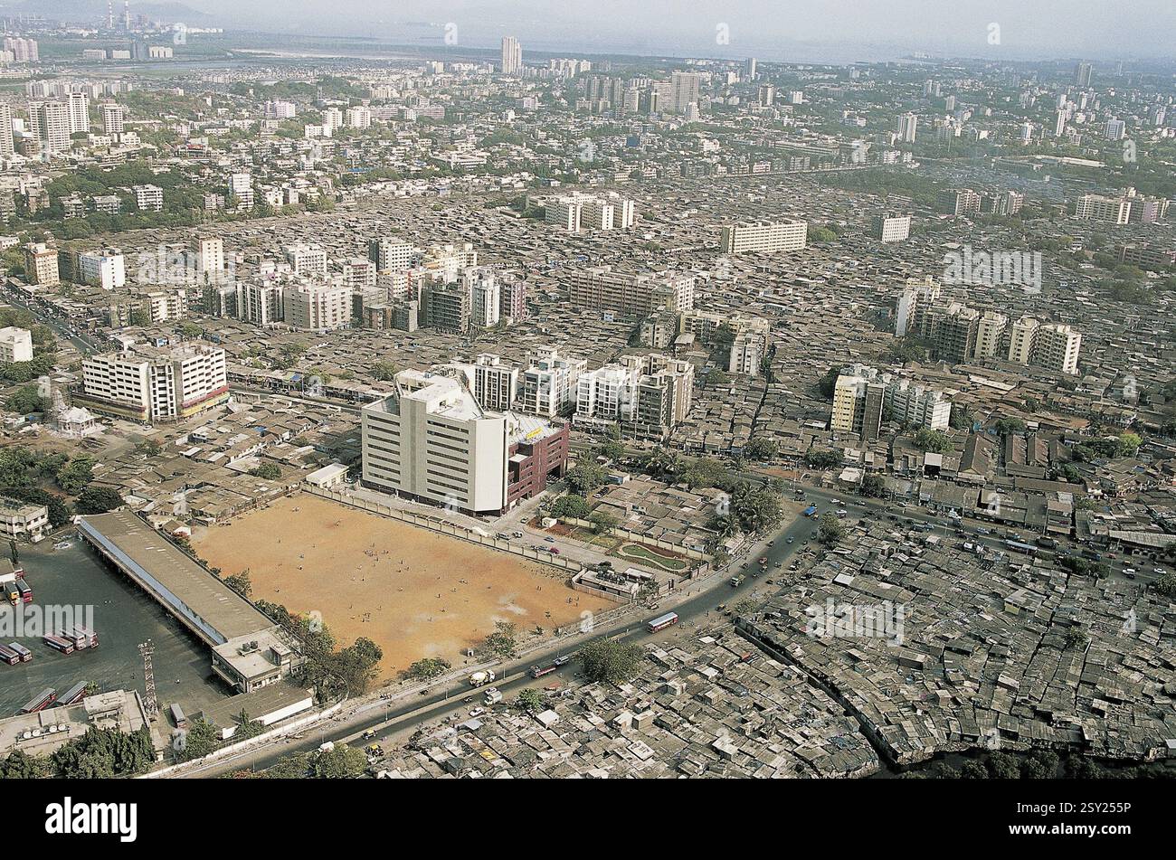 Aerial view of dharavi slum at mumbai maharashtra India Stock Photo - Alamy