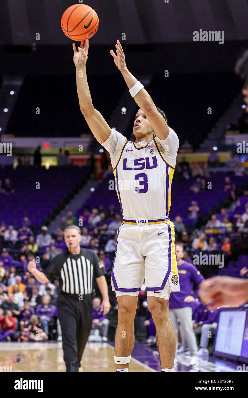 Baton Rouge, LA, USA. 25th Feb, 2025. LSU's Curtis Givens III (3) puts ...