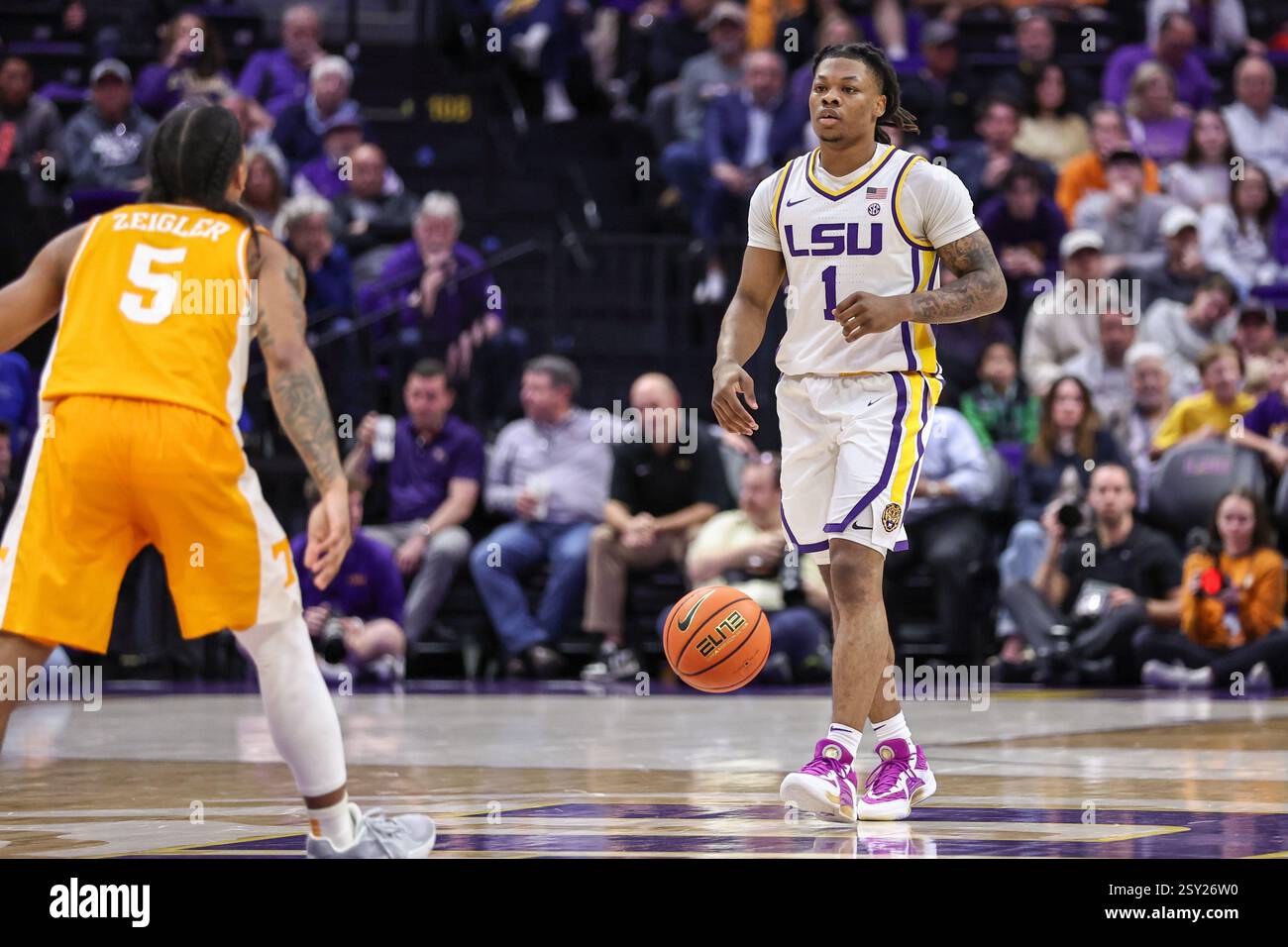 Baton Rouge, LA, USA. 25th Feb, 2025. LSU's Jordan Sears (1) brings the ...