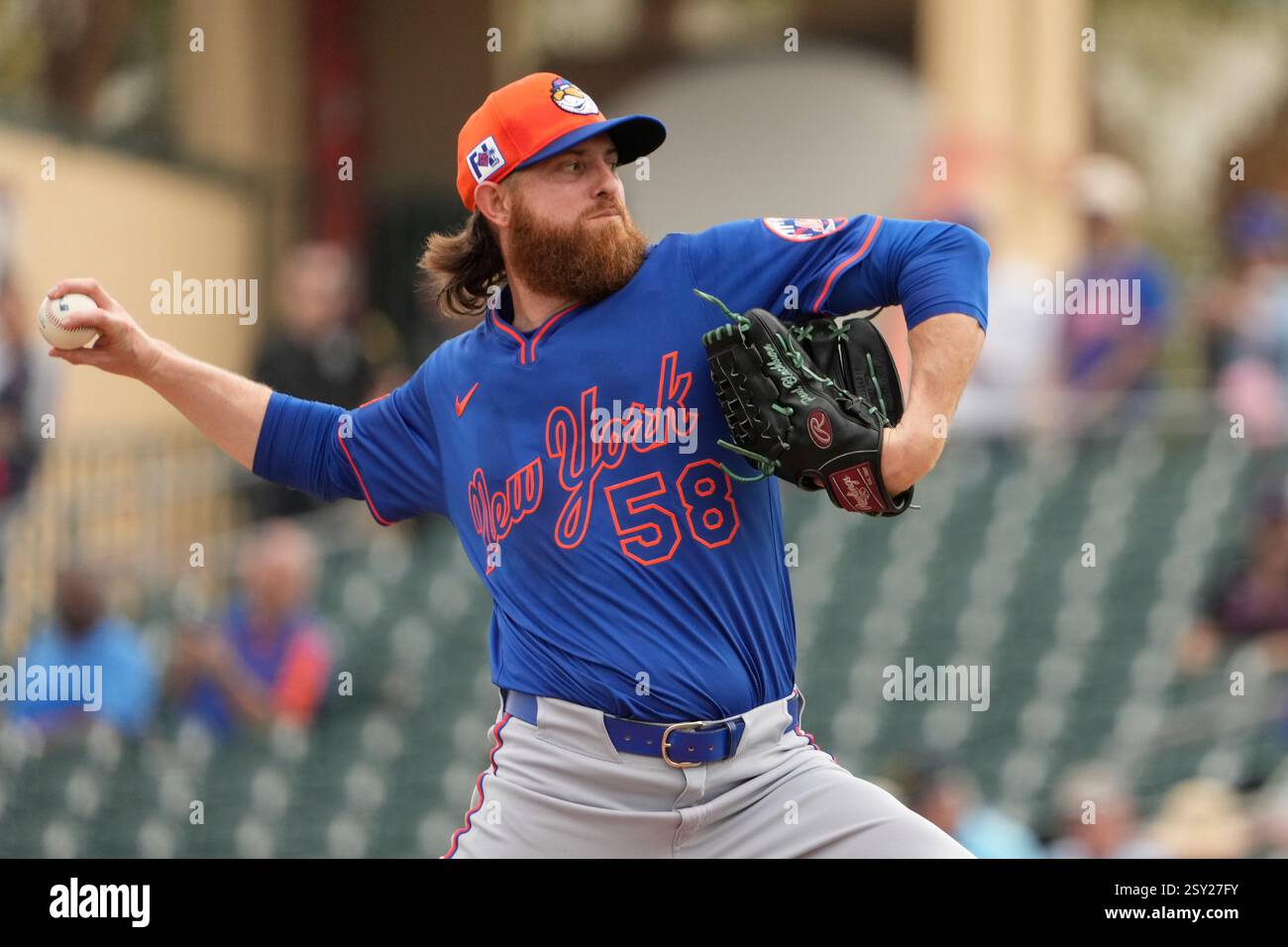 New York Mets starting pitcher Paul Blackburn throws during the first ...