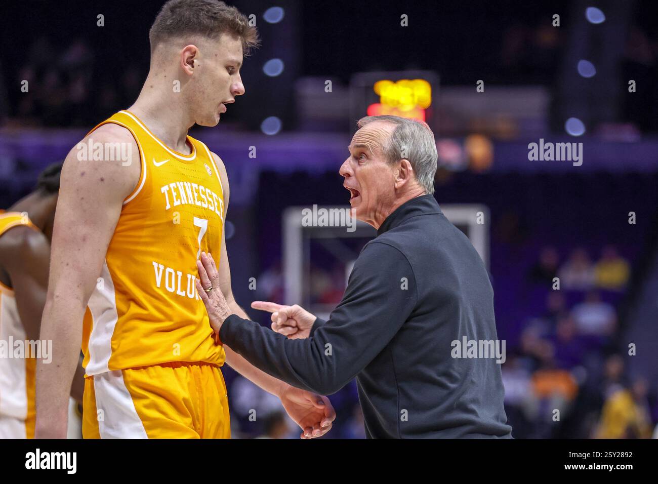 February 25, 2025: Tennessee Head Coach Rick Barnes talks with his ...