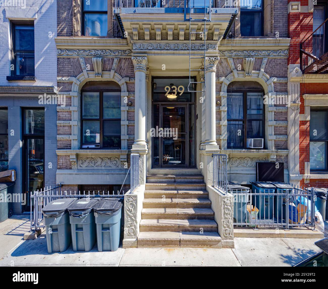 239 west 20th st hi-res stock photography and images - Alamy