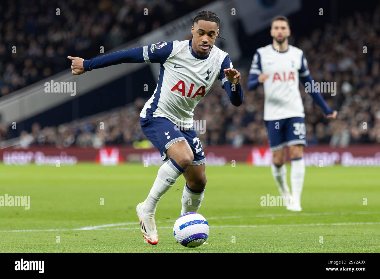 Tottenham Hotspur Stadium, London, UK. 26th Feb, 2025. Premier League ...
