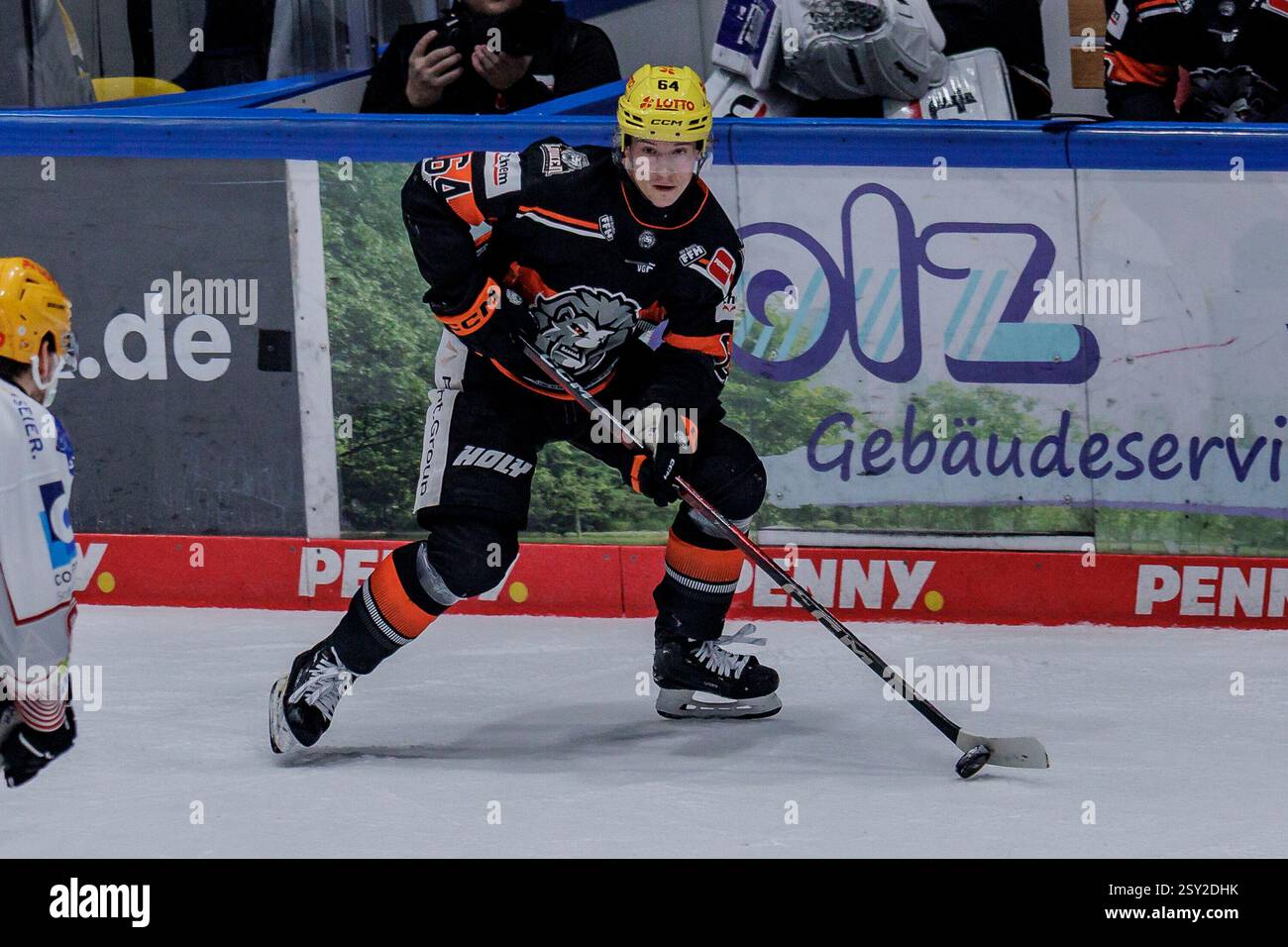 Frankfurt, Deutschland. 26th Feb, 2025. Markus Schweiger (L?wen Frankfurt #64), L?wen Frankfurt ...