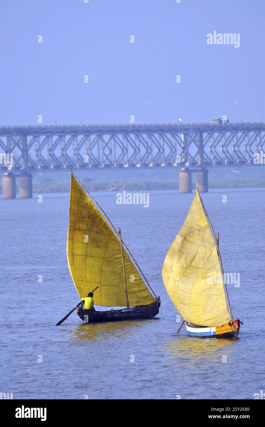 Sailboat godavari river at Andhra pradesh India Stock Photo - Alamy