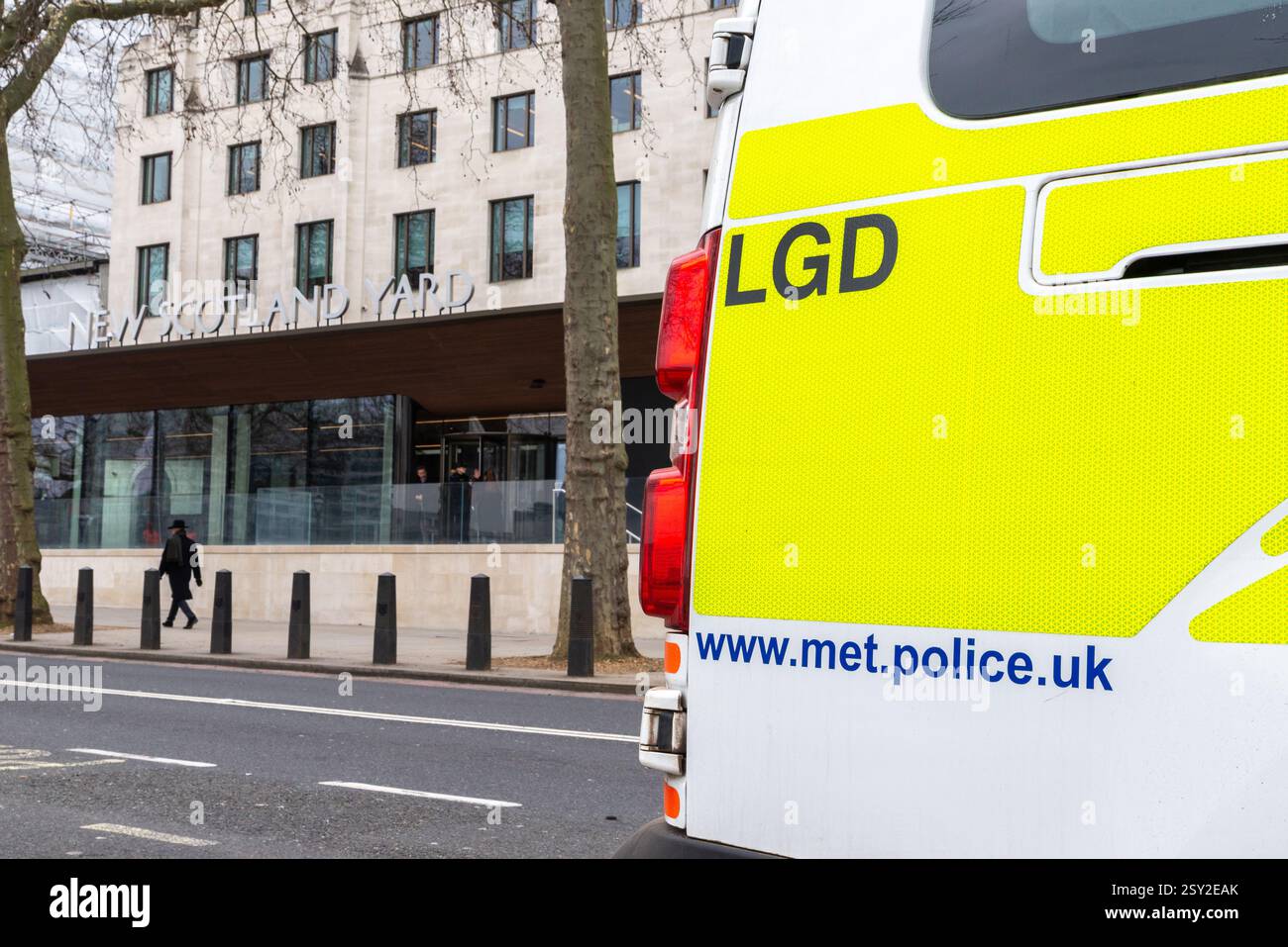 New Scotland Yard Metropolitan Police Headquarters on Victoria ...