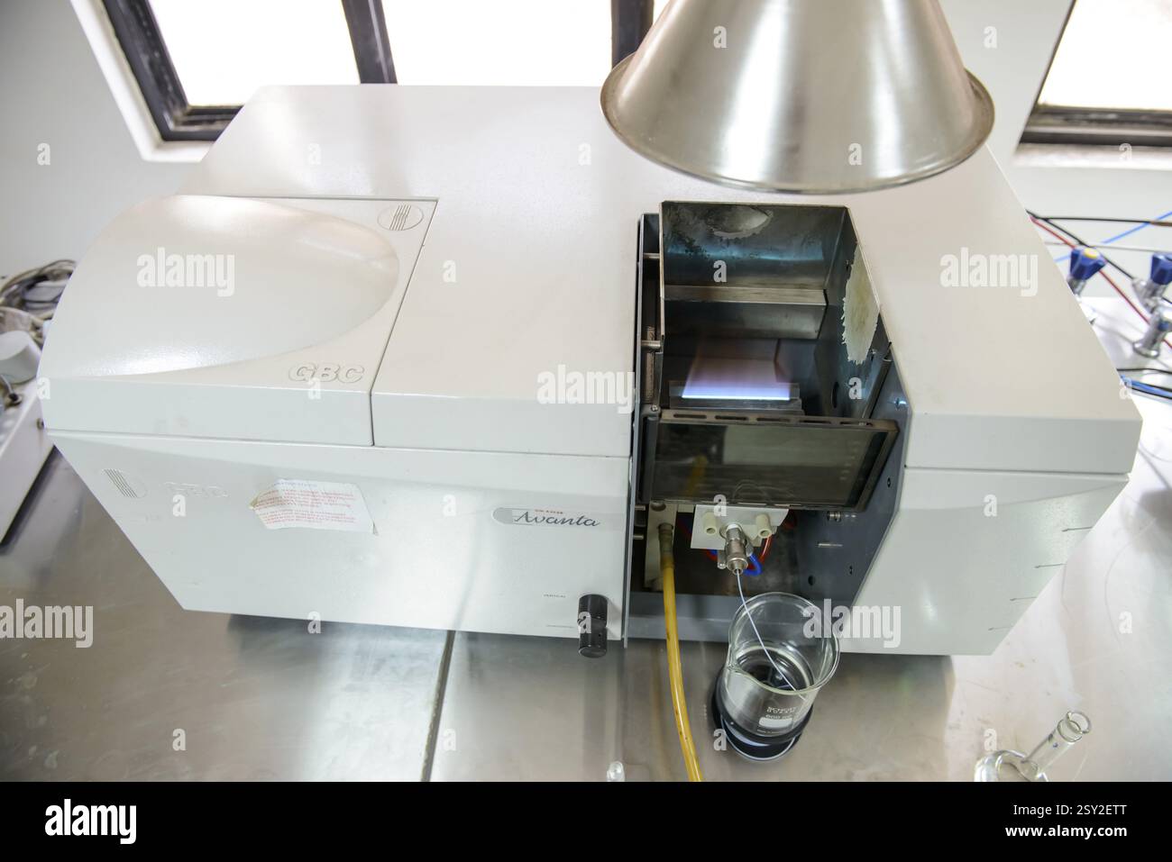 Atomic absorption spectroscopy hi-res stock photography and images - Alamy