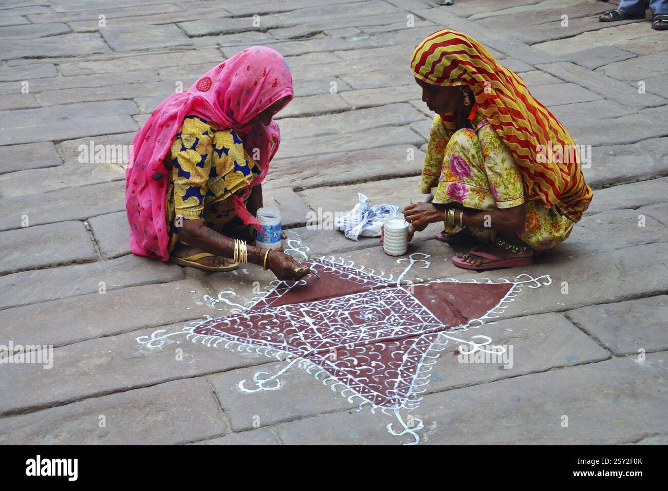 RANGOLI DOING ATRONGOLI DOING AT FORT RAJSTHAM Rajasthan Stock Photo ...