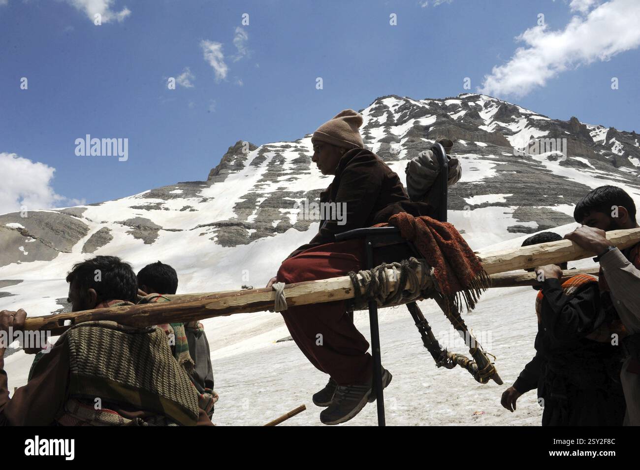 Pilgrim mahagunas pass to ganesh top, amarnath yatra, Jammu Kashmir ...