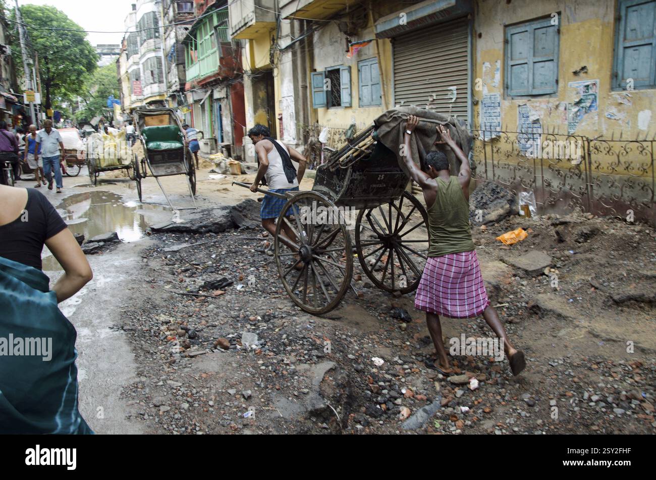 Man pulling hand rickshaw, kolkata, west bengal, india, asia Stock ...