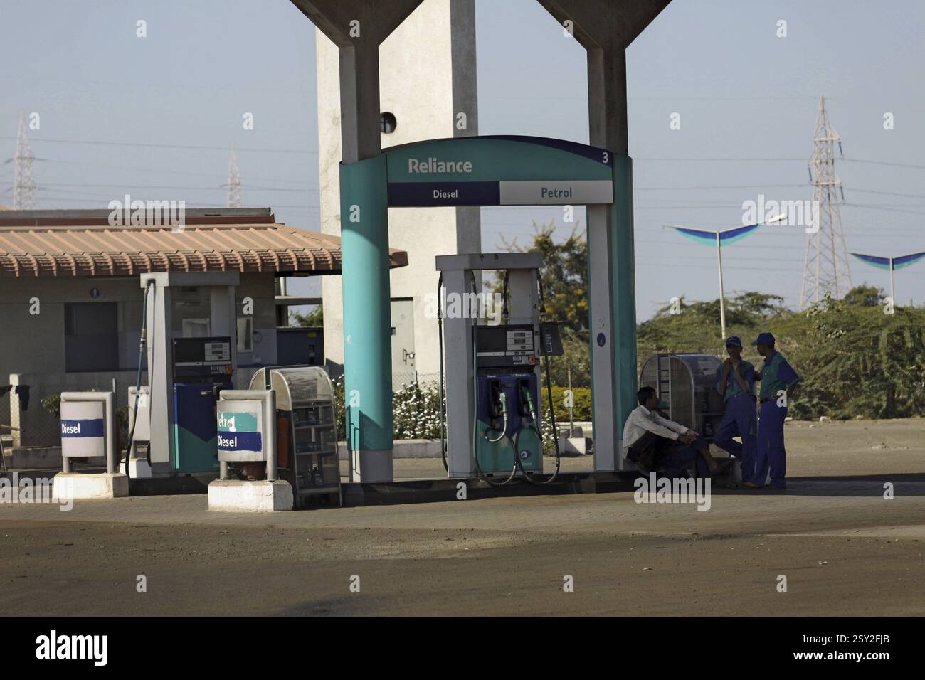 Reliance petrol pump near Jamnagar Gujarat India Stock Photo - Alamy
