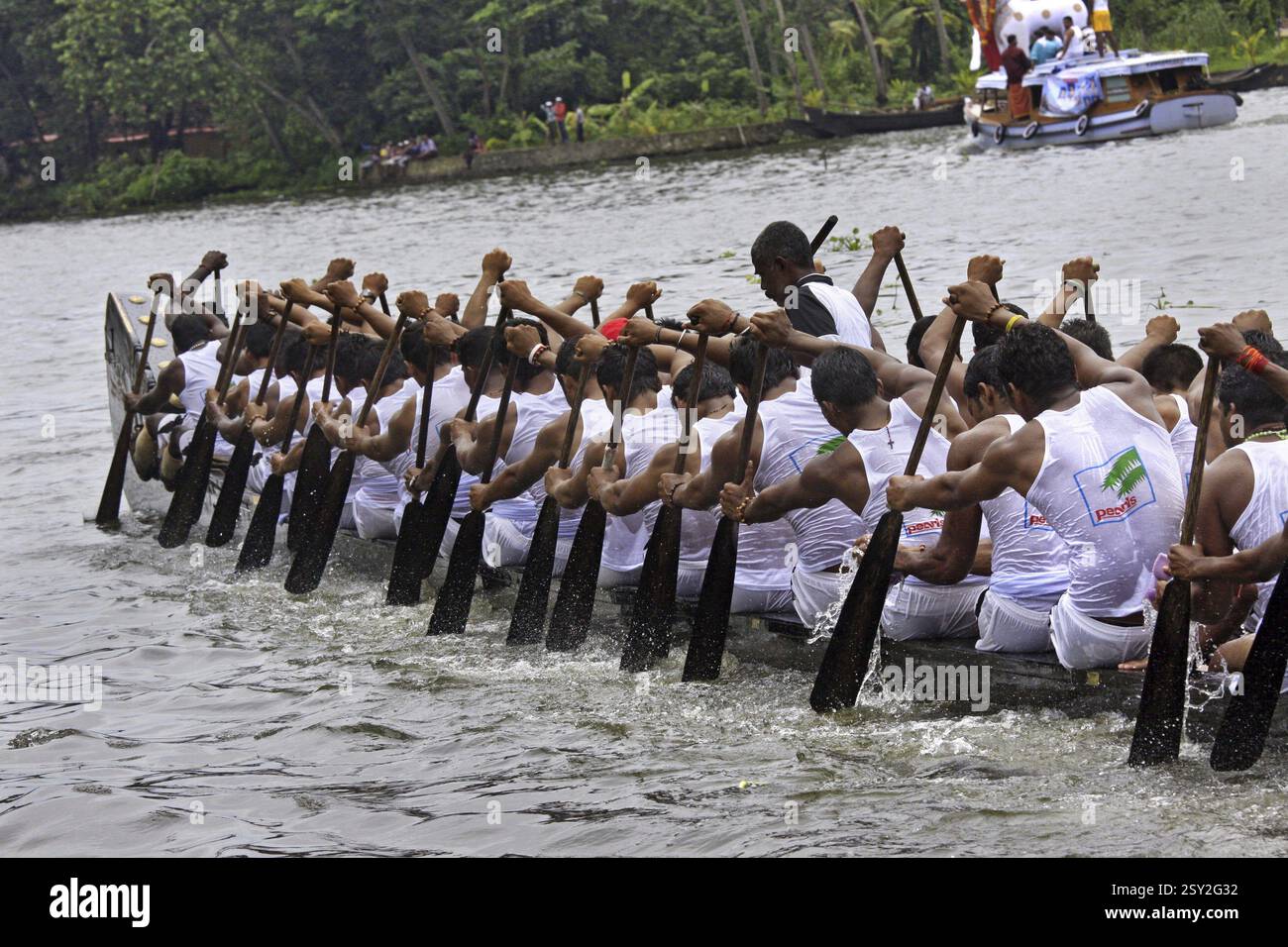 Snake boats Racing in Punnamada Lake at Alleppey Kerala India Stock ...
