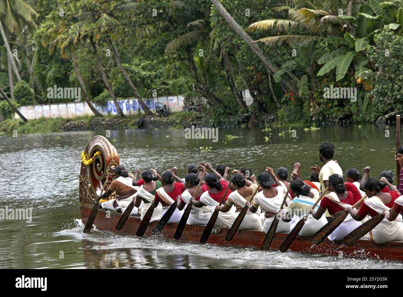 Snake boats Racing in Punnamada Lake at Alleppey Kerala India Stock ...