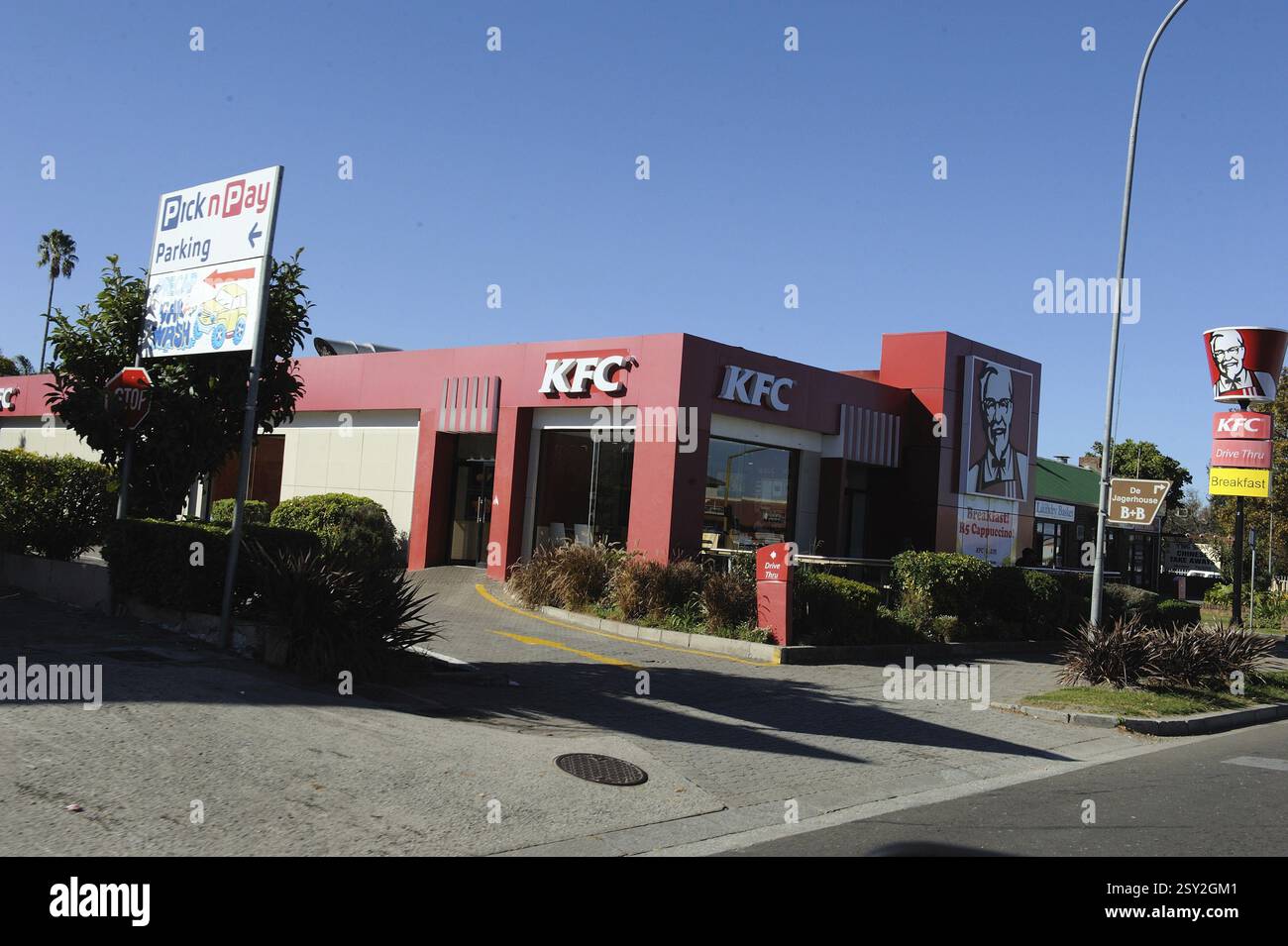 Kfc shop at oudtshoorn south africa Stock Photo - Alamy