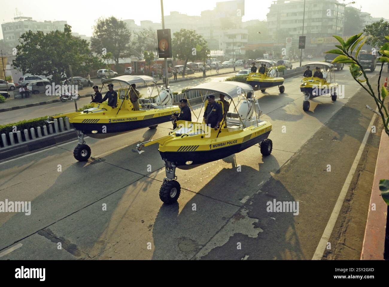 Mumbai police commandos in amphibious vehicles at, Marine Drive, Bombay ...