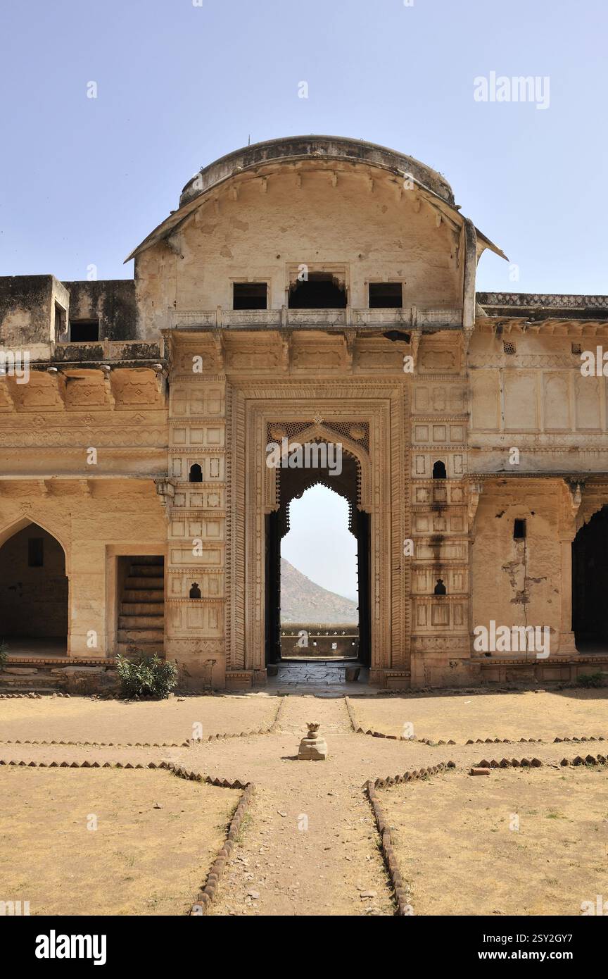 Elephant gate of chhatra mahal bundi palace rajasthan india Asia Stock ...