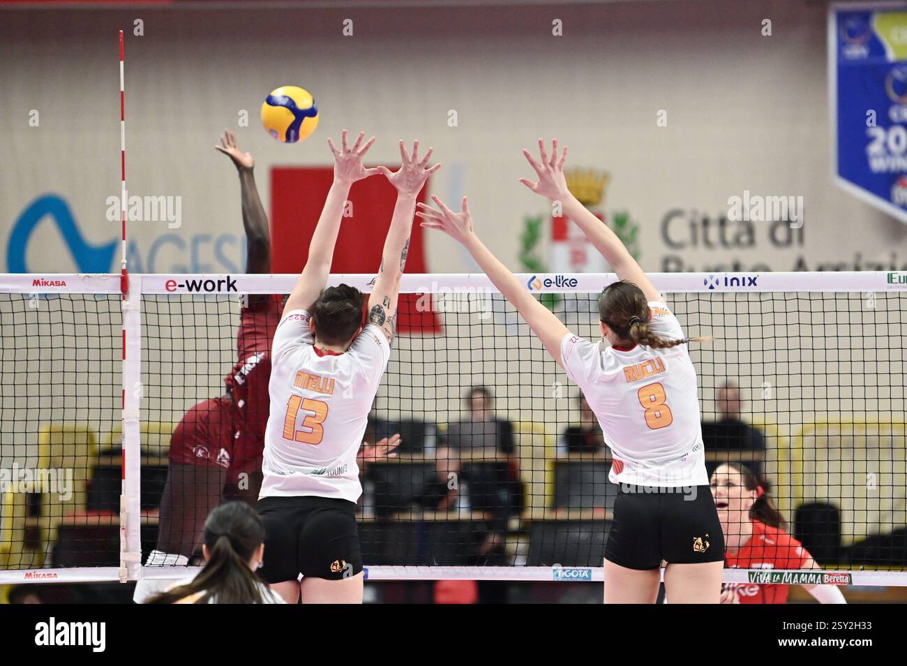 Busto Arsizio, Italy. 26th Feb, 2025. Attack of Josephine Obossa (Busto ...