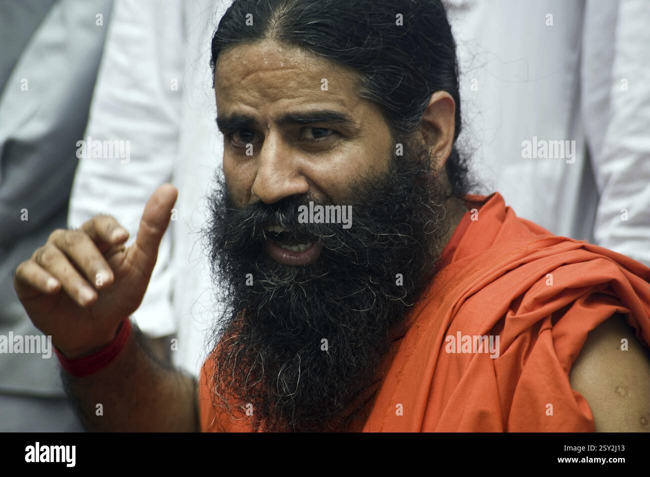 Anna Hazare Supporters Swami Ramdev Baba at ramlila maidan new delhi ...