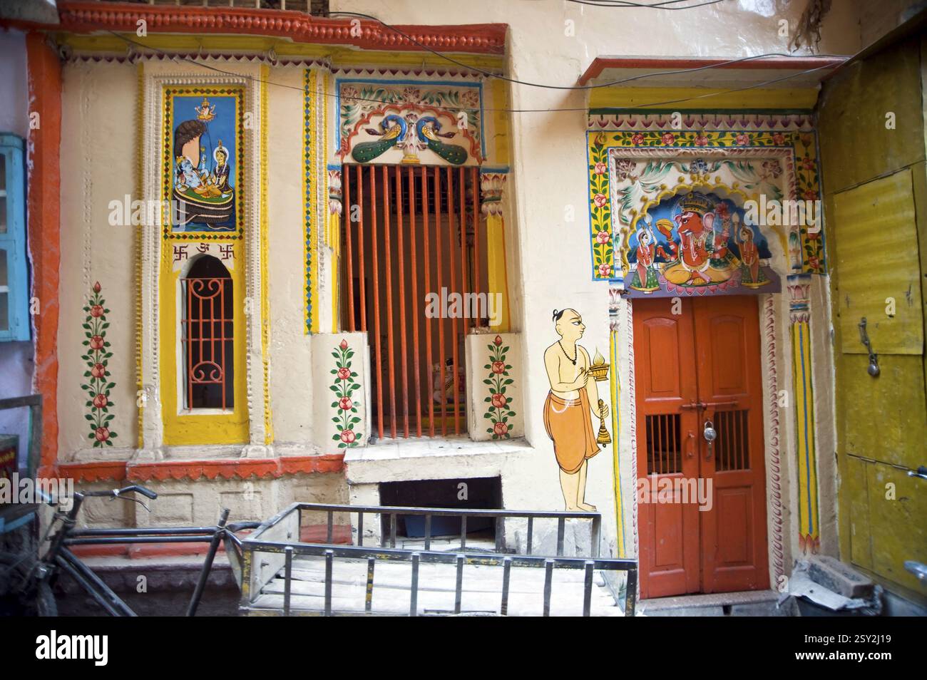 House at pakka mahal, varanasi, uttar pradesh, india, asia Stock Photo ...