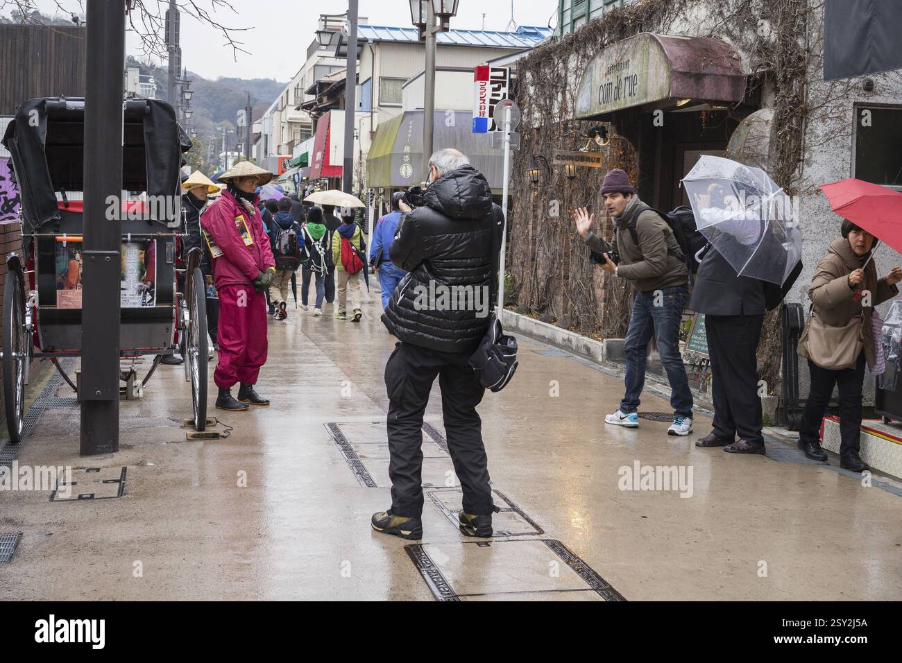 Hand rickshaw puller, kamakura, japan Stock Photo - Alamy