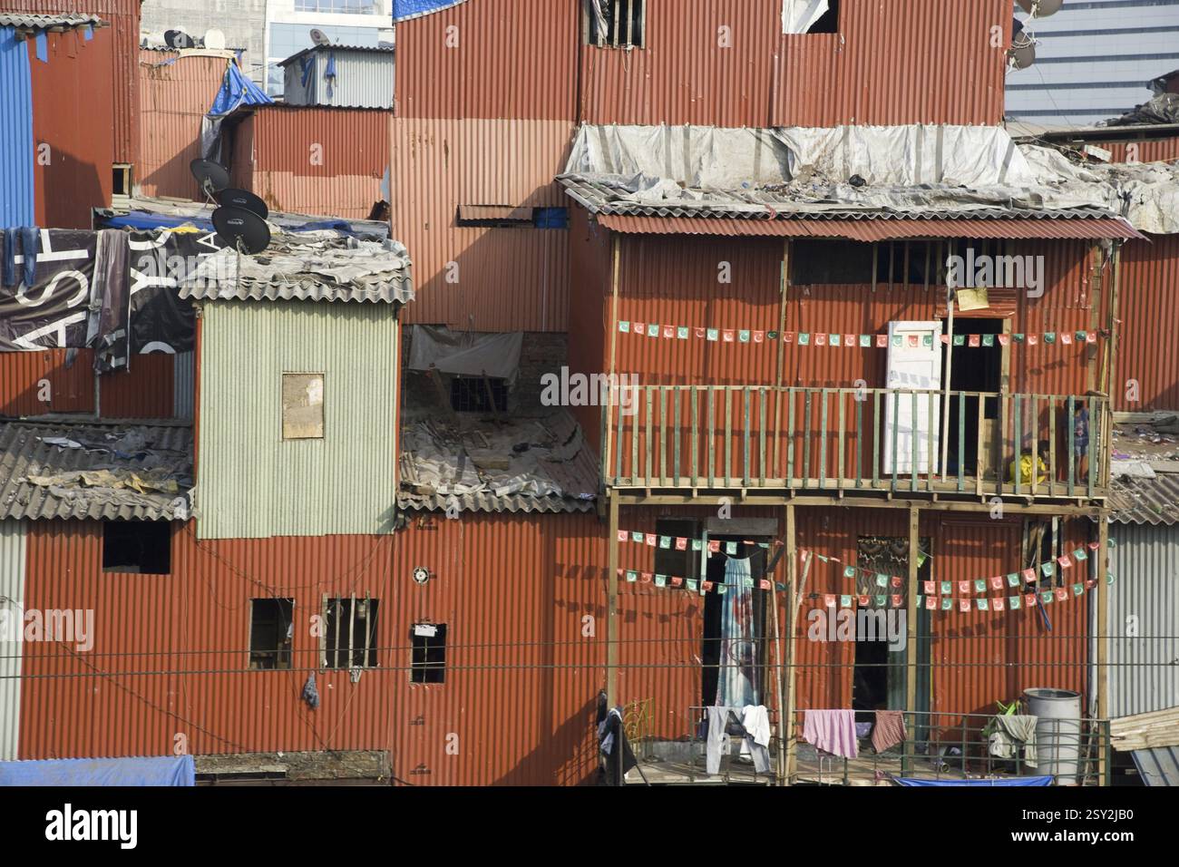 Slum, bandra, mumbai, maharashtra, india, asia Stock Photo - Alamy