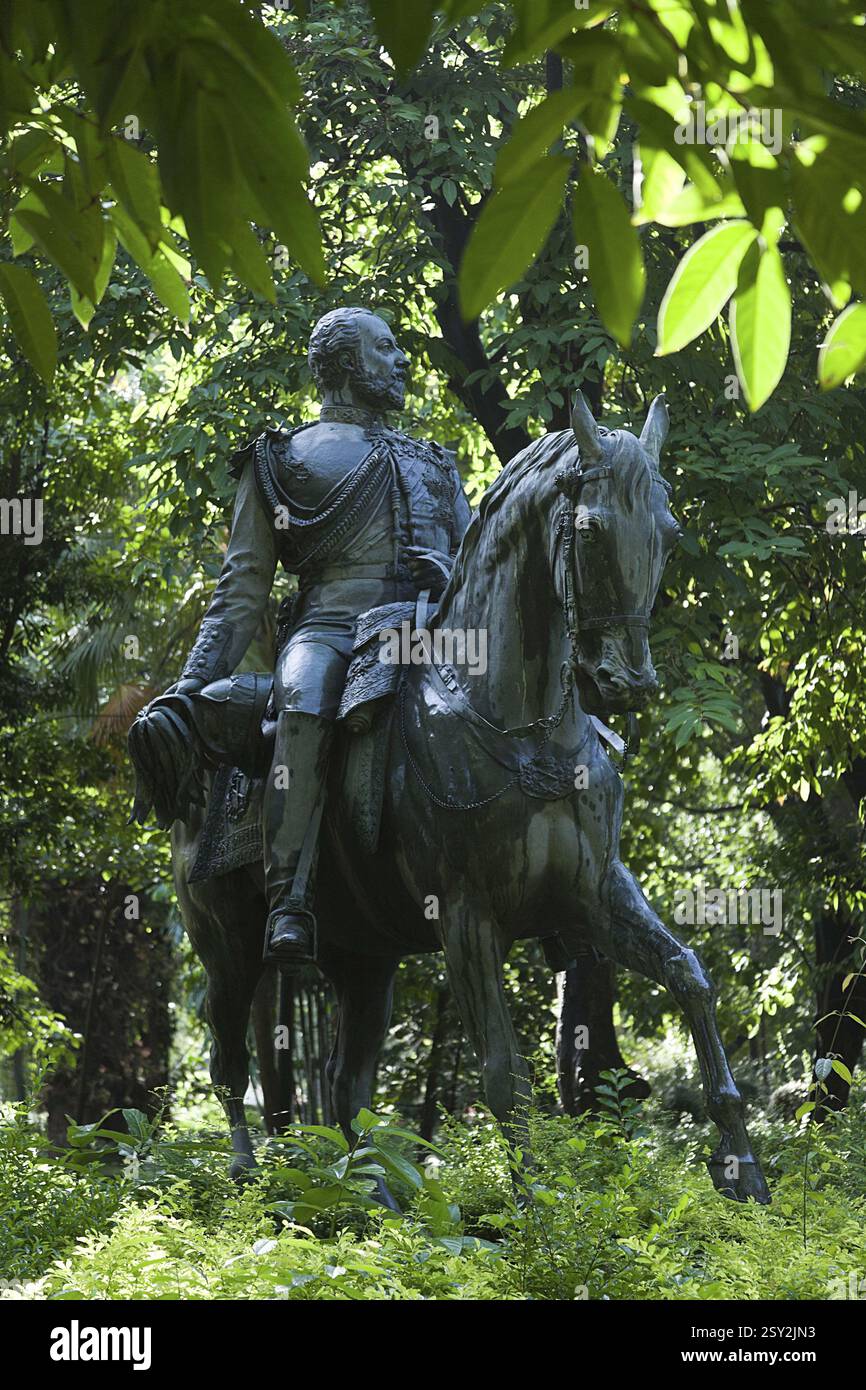 Statue of King Edward VII Prince at Veermata Jijabai Bhosale Udyan ...