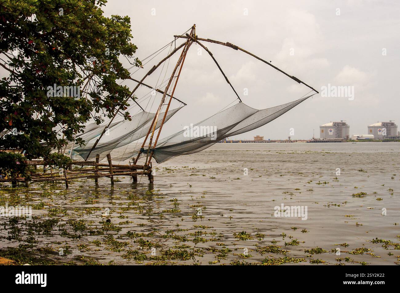 Empty chinese waterway hi-res stock photography and images - Alamy
