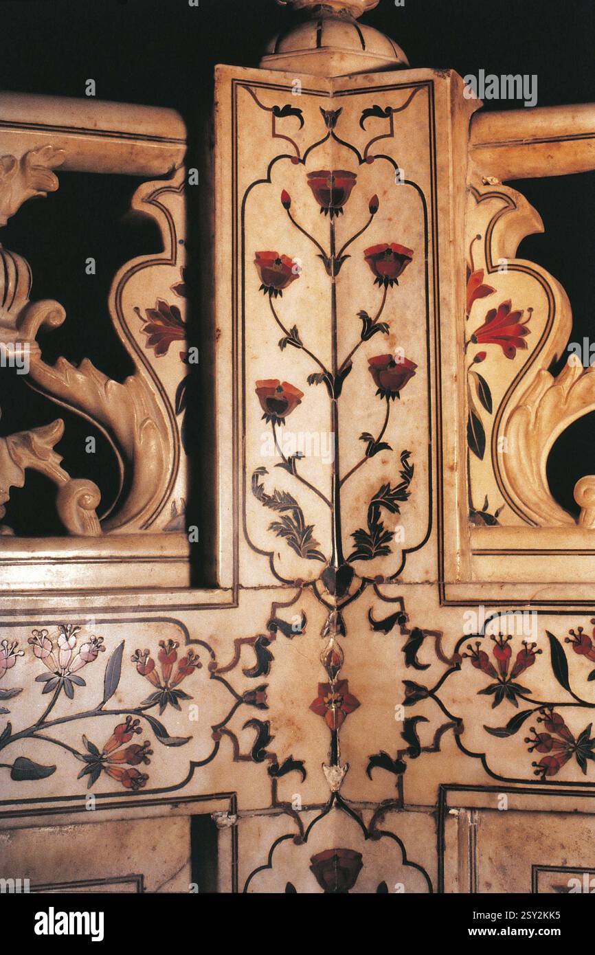 Inlay work, taj mahal, agra, delhi, india, asia Stock Photo - Alamy