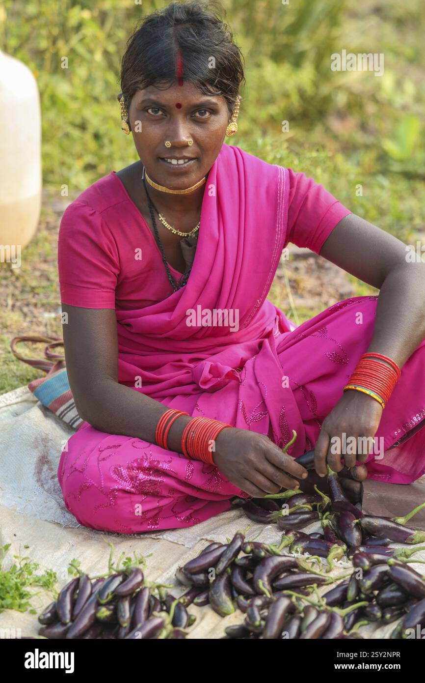 Tribal woman at haat weekly bazaar, bastar, chhattisgarh, india, asia ...