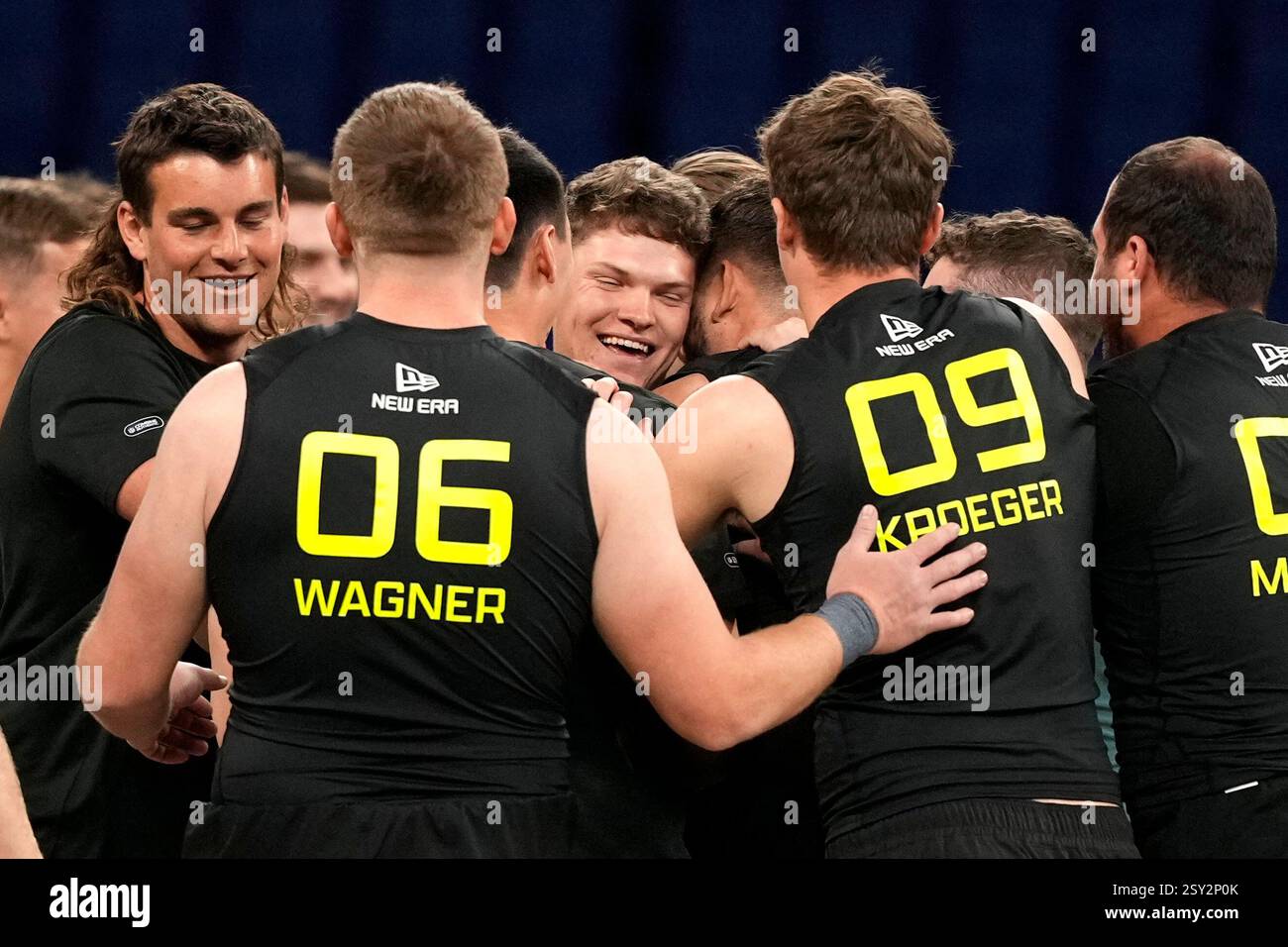 Florida State kicker Ryan Fitzgerald, center, celebrates after kicking ...
