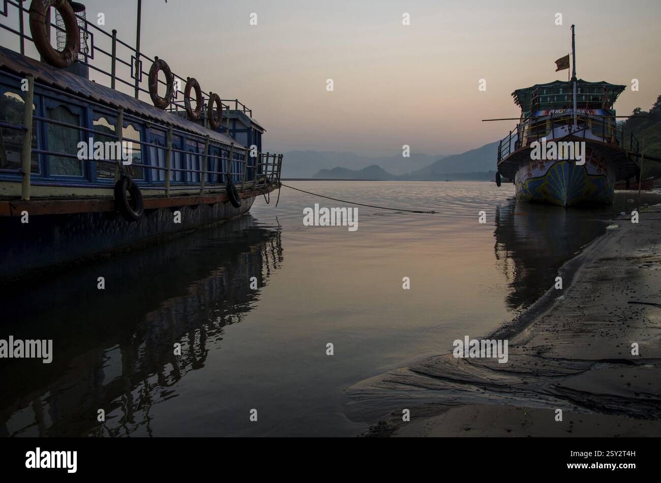Boats godavari river, papikondalu, andhra pradesh, india, asia Stock ...
