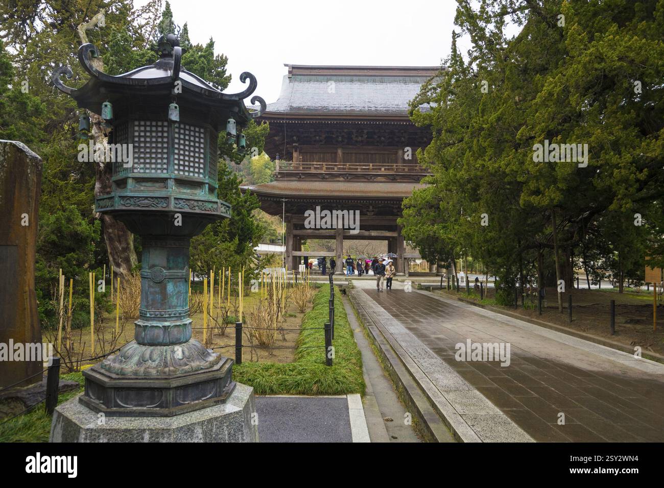 Kencho ji temple, kamakura, japan Stock Photo - Alamy