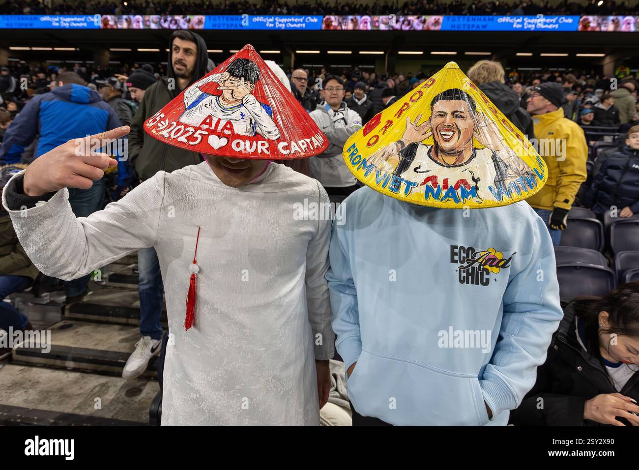 Tottenham Hotspur Stadium, London, UK. 26th Feb, 2025. Premier League ...