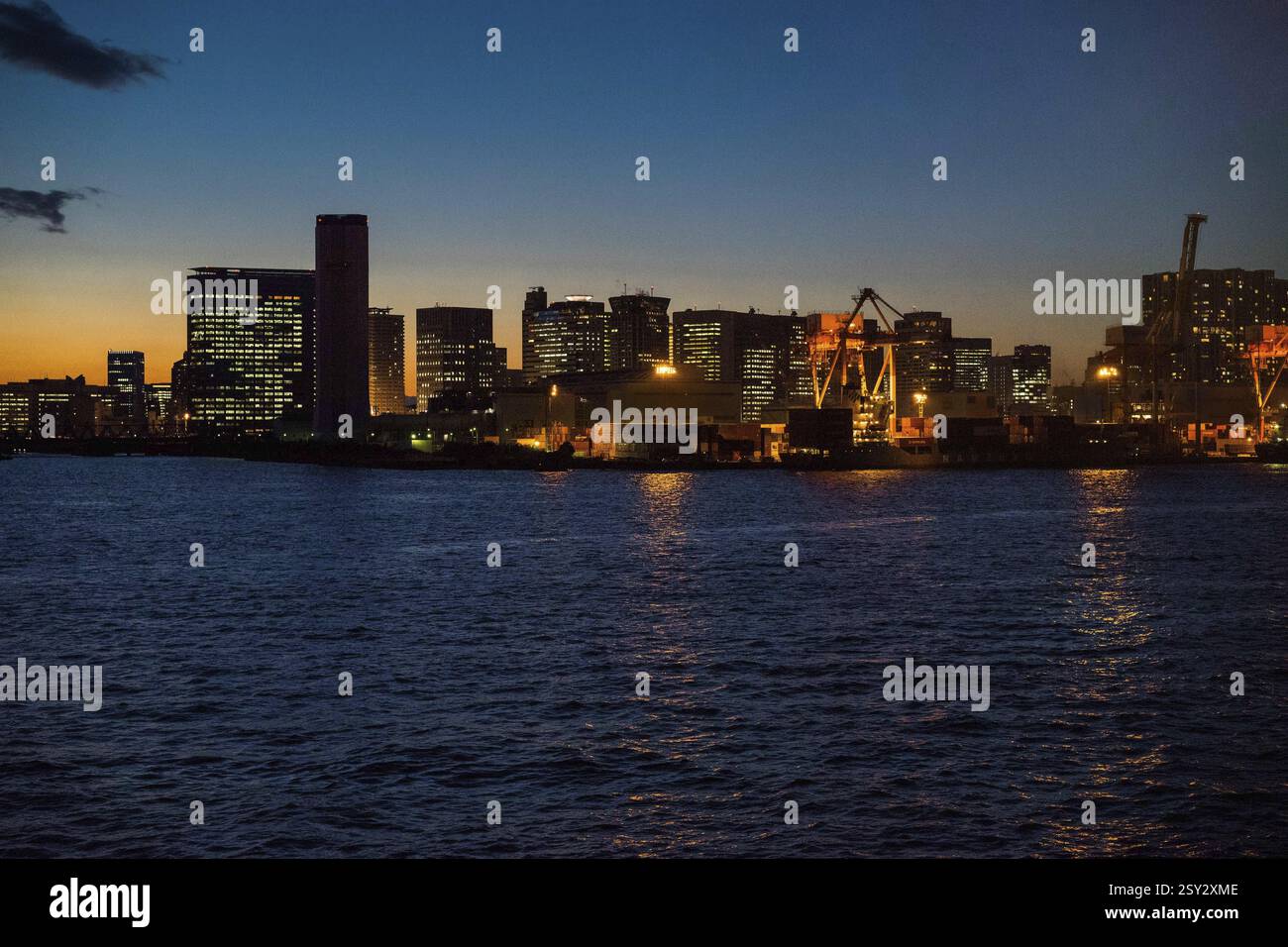 Harbour overview hi-res stock photography and images - Alamy