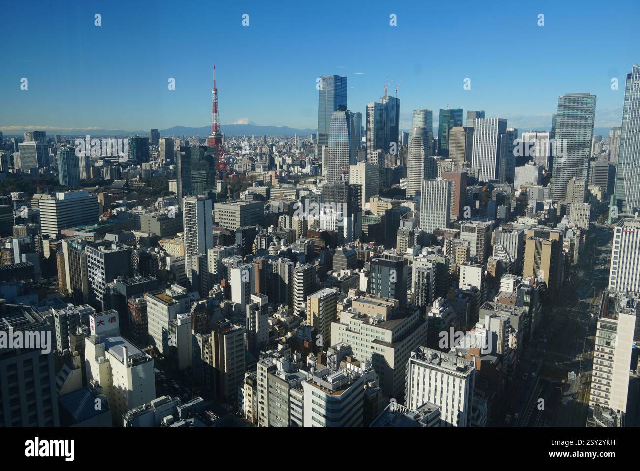 Tokyo skyline, Tokyo Tower and Mount fuji in distance, Tokyo, Japan Stock Photo - Alamy