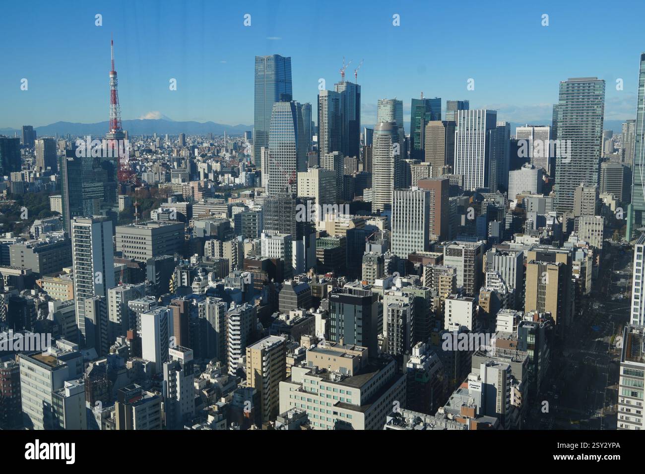 Tokyo skyline, Tokyo Tower and Mount fuji in distance, Tokyo, Japan Stock Photo - Alamy