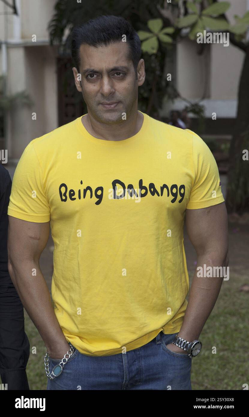 Indian bollywood actor Salman Khan Stock Photo - Alamy