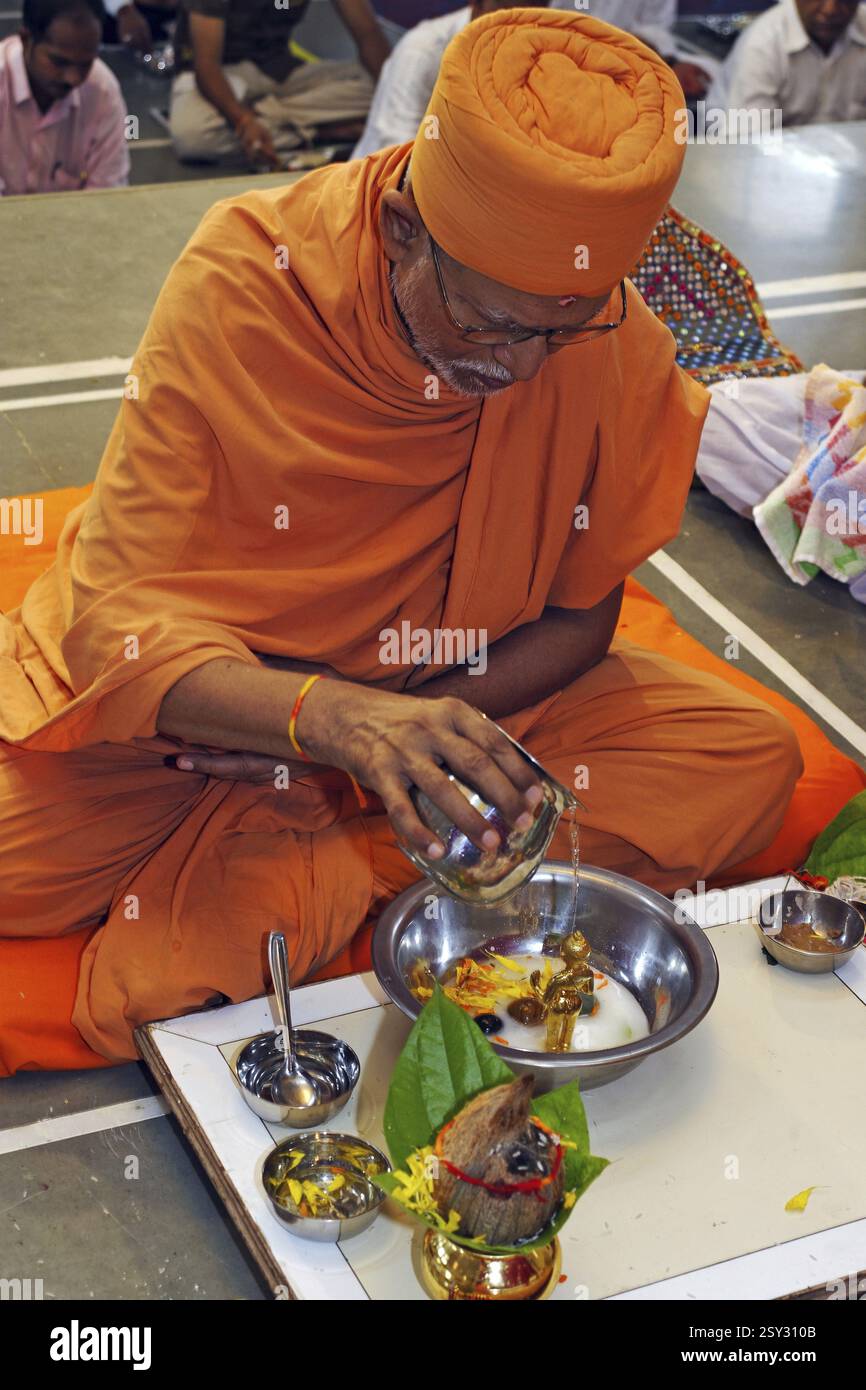 Mahapuja for murti pratishtha, dhule, maharashtra, india, asia Stock ...
