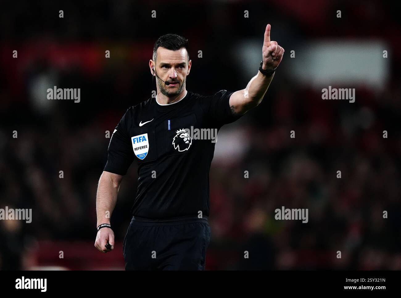 Referee Andrew Madley during the Premier League match at the City ...