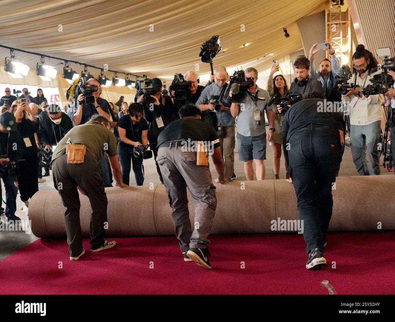 Los Angeles, USA. 26th Feb, 2025. Atmosphere at The 97th Oscars Red ...