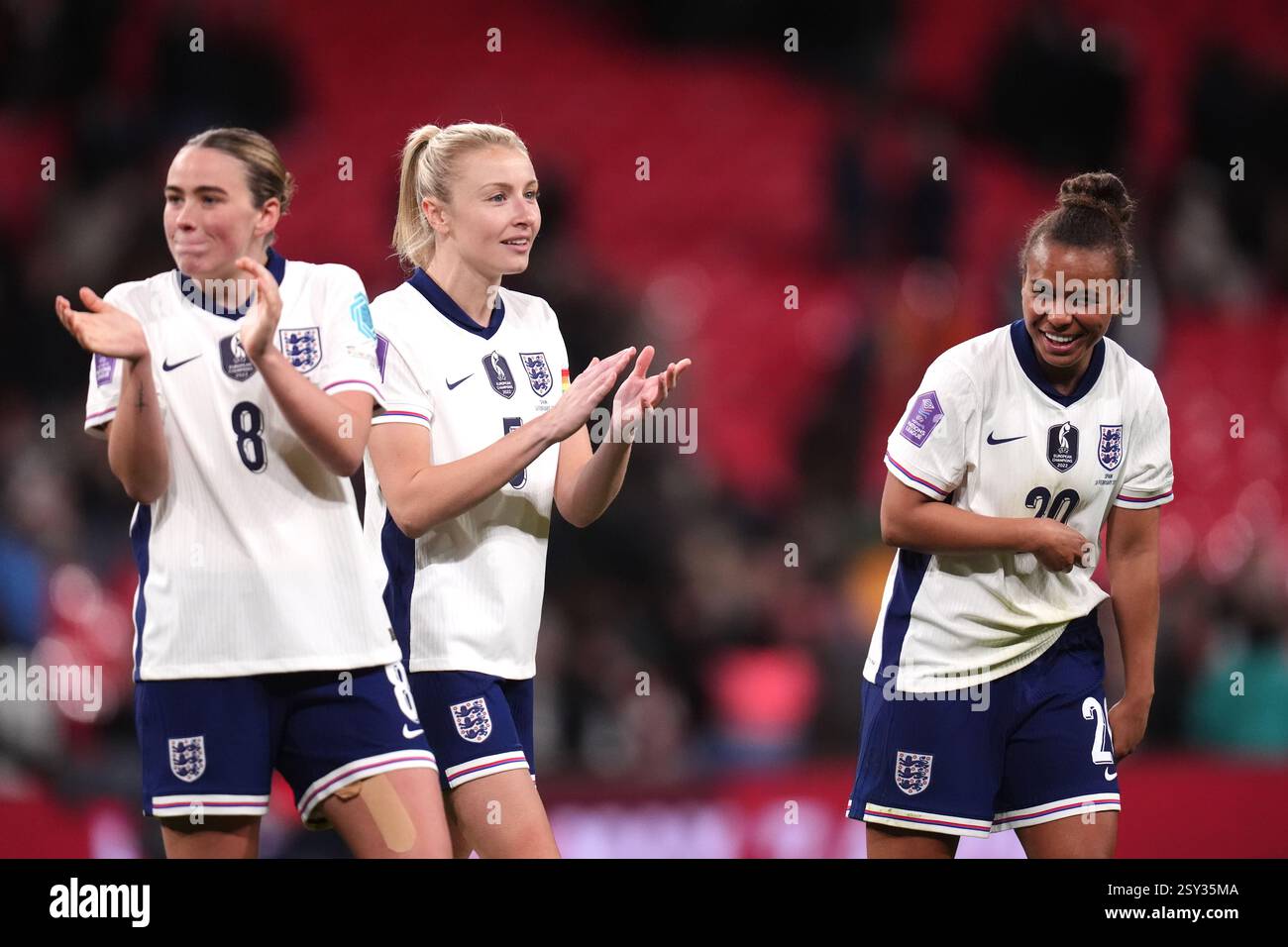 England's Grace Clinton (left), Leah Williamson and Nikita Parris ...