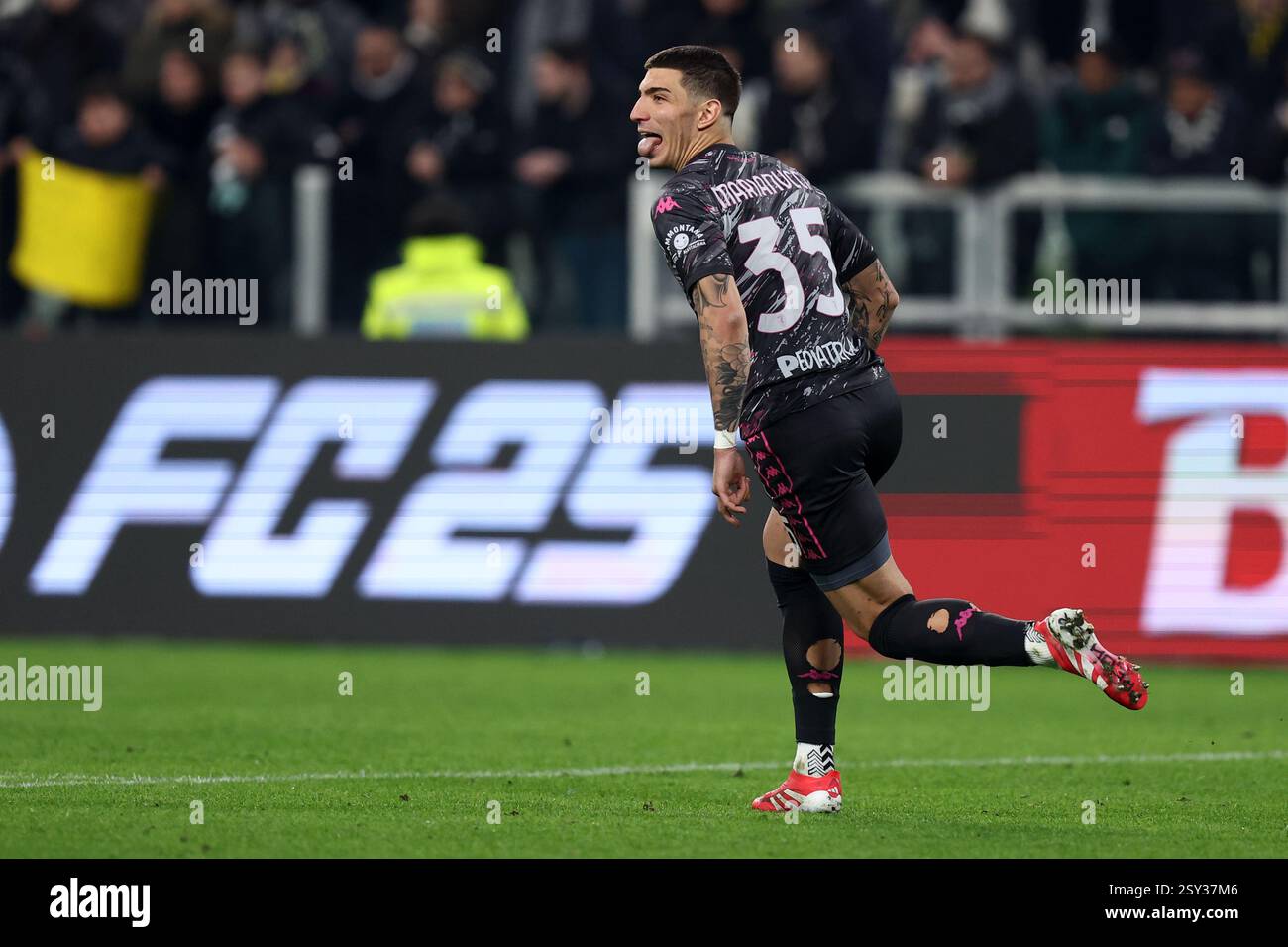 Luca Marianucci of Empoli Fc celabrates after scoring the final penalty ...