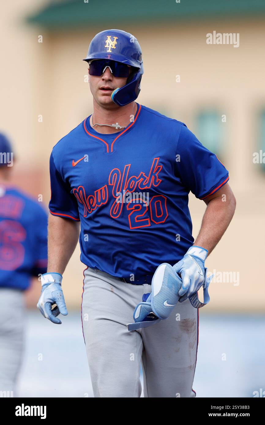 JUPITER, FL - FEBRUARY 26: New York Mets first baseman Pete Alonso (20 ...