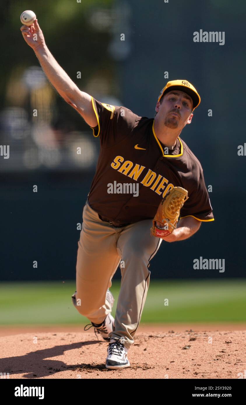 San Diego Padres pitcher Ryan Bergert throws during the first inning of ...