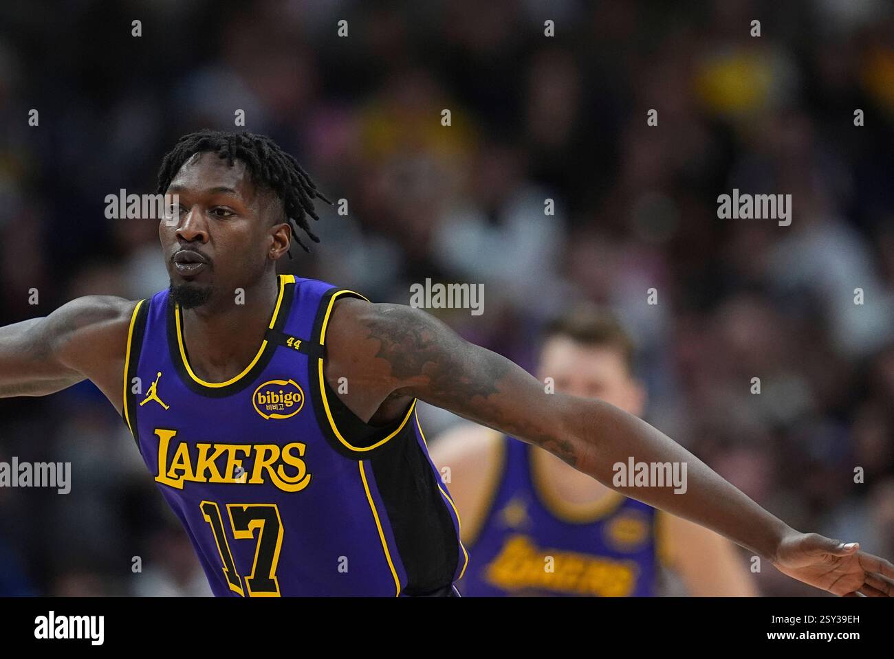 Los Angeles Lakers forward Dorian Finney-Smith (17) in the first half ...