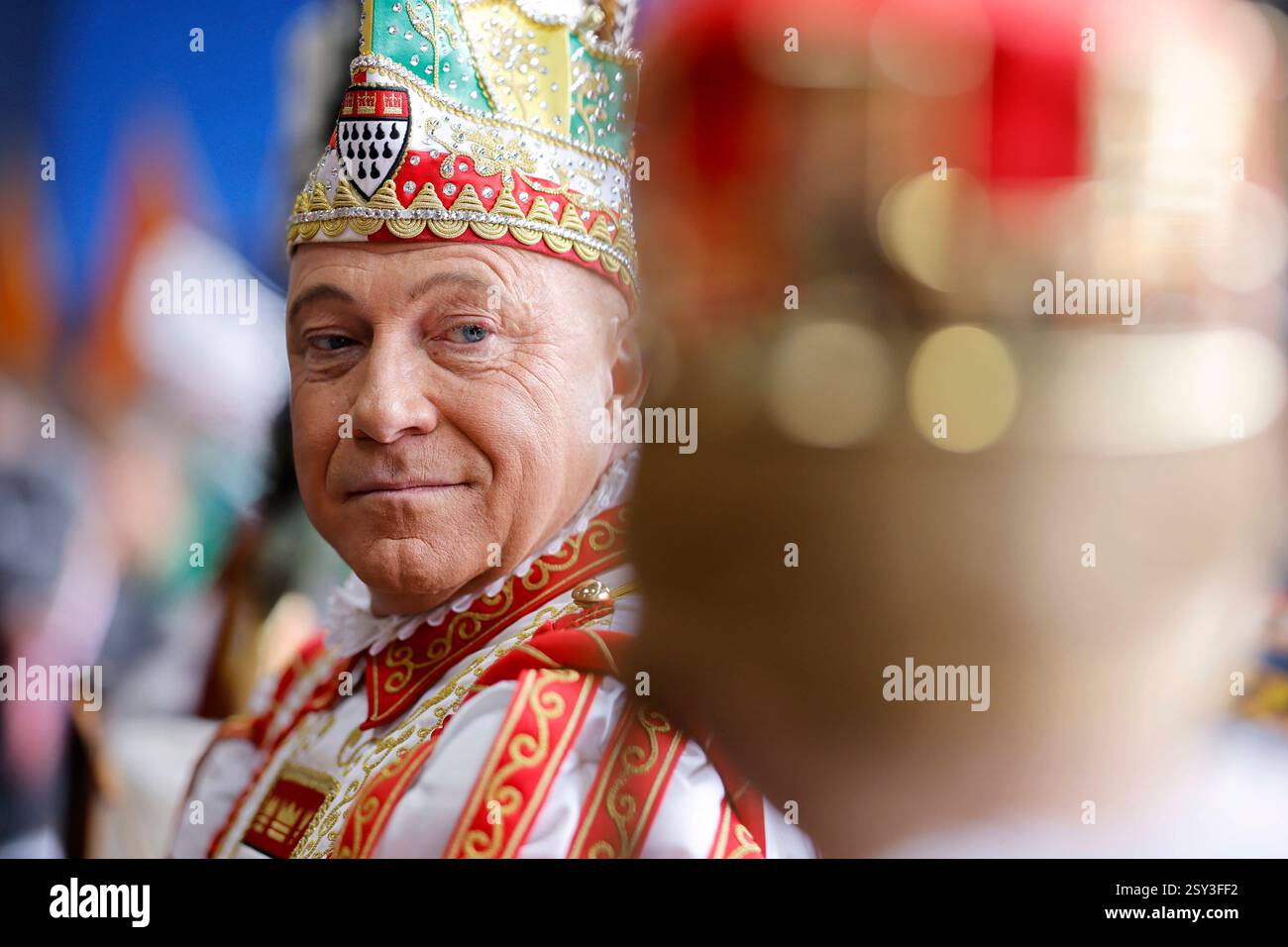 Der Kölner Karnevalsprinz Prinz Rene Rene Klöver beim Richtfest für die ...