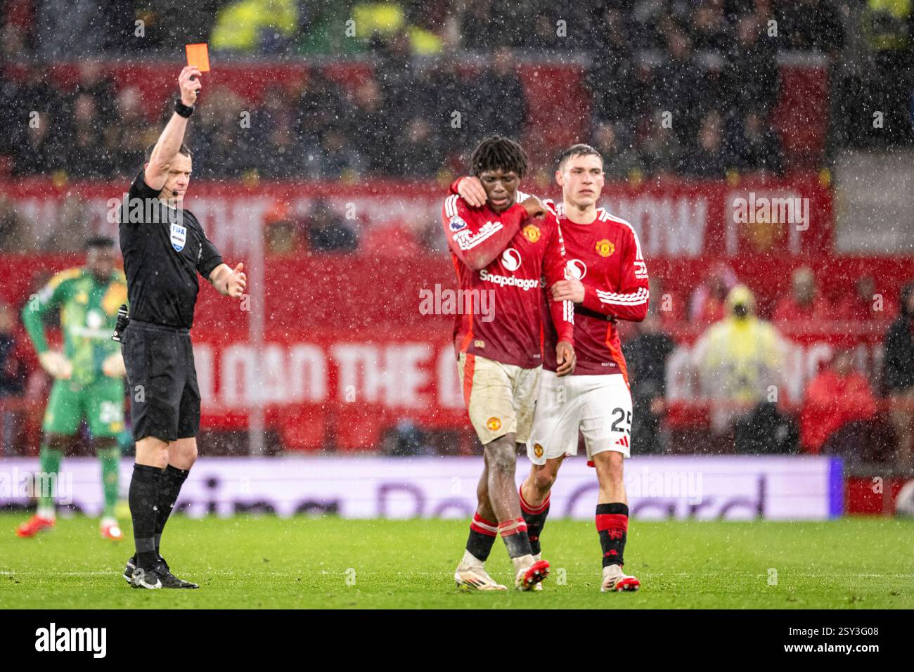 MANCHESTER, ENGLAND - FEBRUARY 26: Patrick Dorgu of Manchester United ...